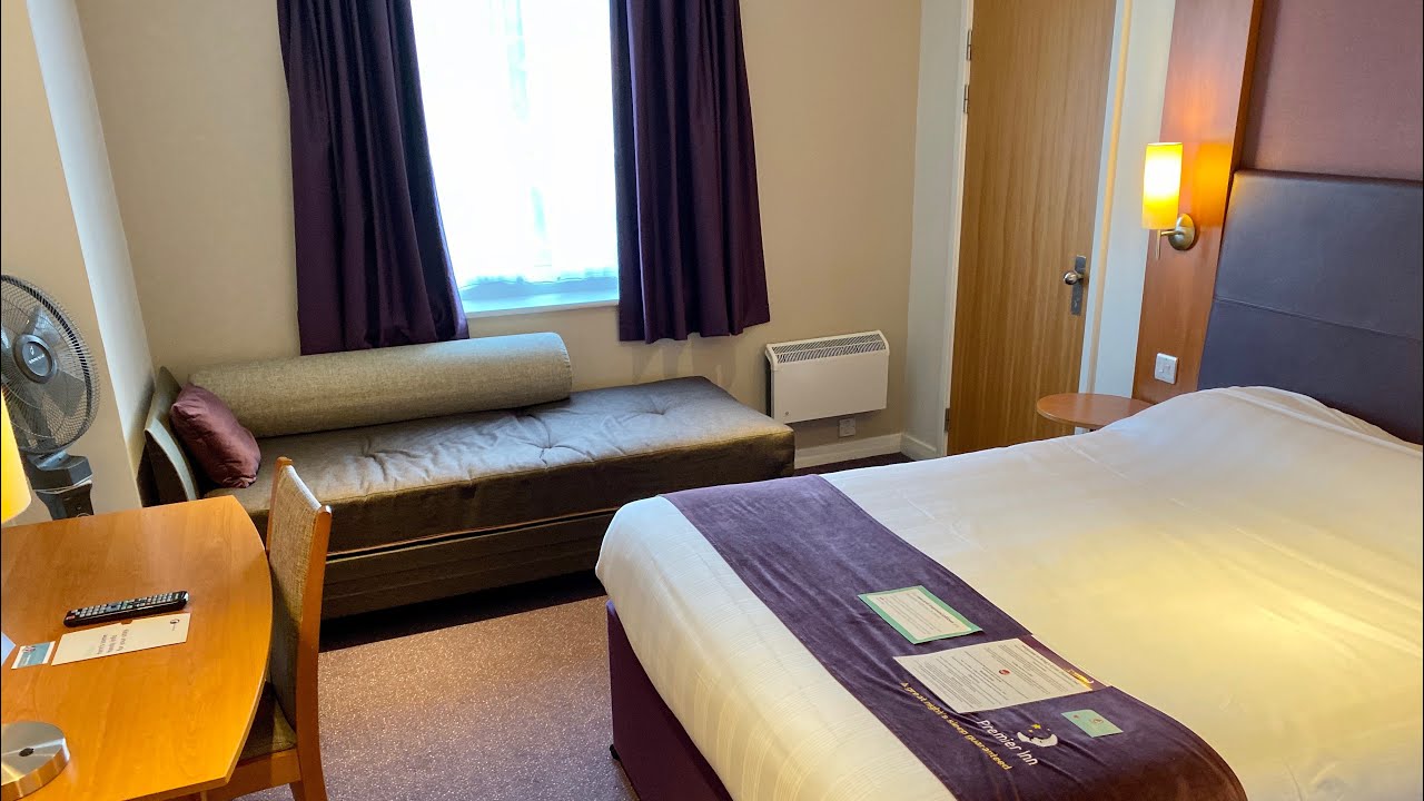 4* Review Premier Inn Kings Lynn HDTV Video Walk Through A17 - YouTube