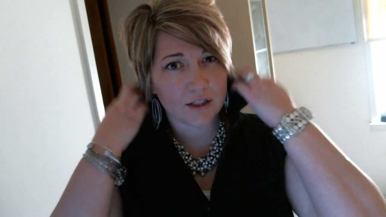 Accessorizing a Button Up Top or Dress - YouTube