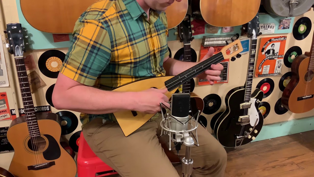 2000s Magic Fluke M-20 tenor ukulele - YouTube