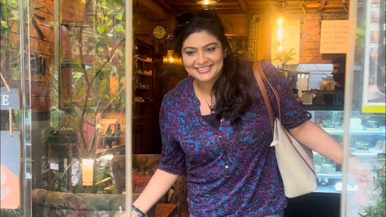 Day out planning for #tripzz 👭 with buddy #sarithajoymathew #nishaamathew 🌟 - YouTube