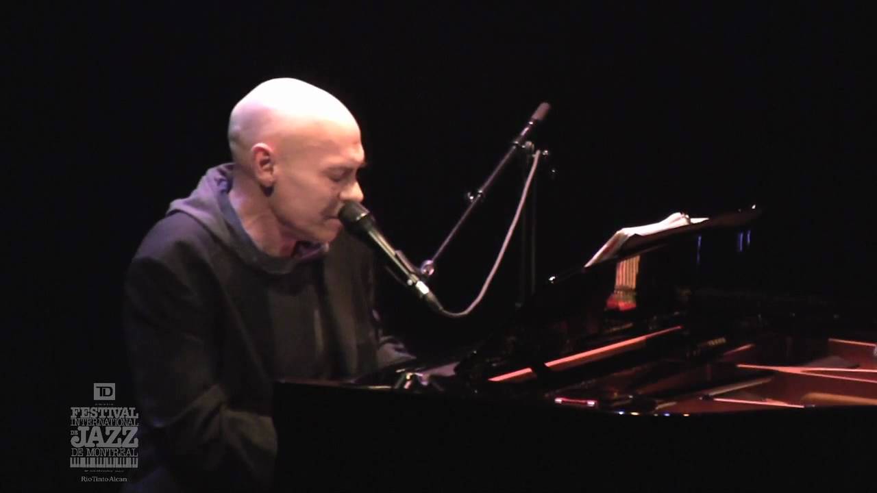 Lewis Furey (2010-06-30) Musée d'art contemporain - YouTube