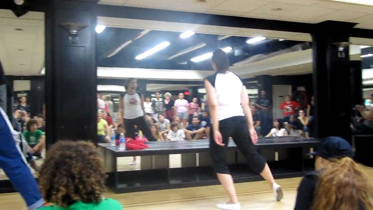 Michael Jackson thriller, learning the dance - clip 1 - YouTube