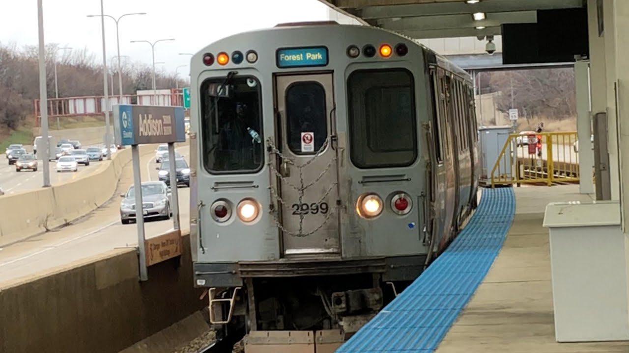 Chicago "L": 2600/3200-Series Trains on the Blue Line at Addison - YouTube