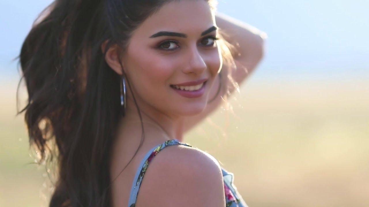 Zoya Baraghamyan - Nayvacqt (2021) - YouTube