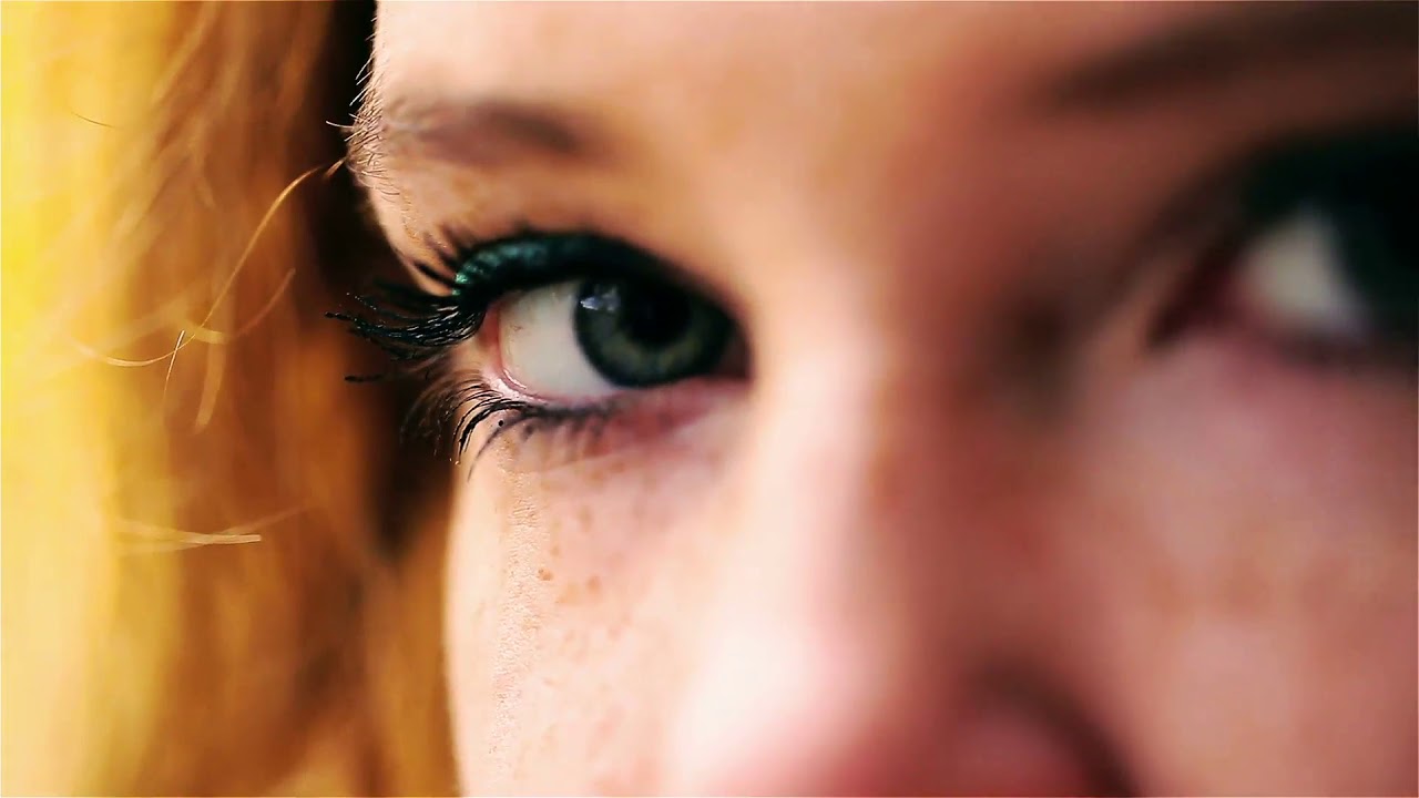 Woman Looking to the Camera Close Up | Free Footage Video HD - YouTube