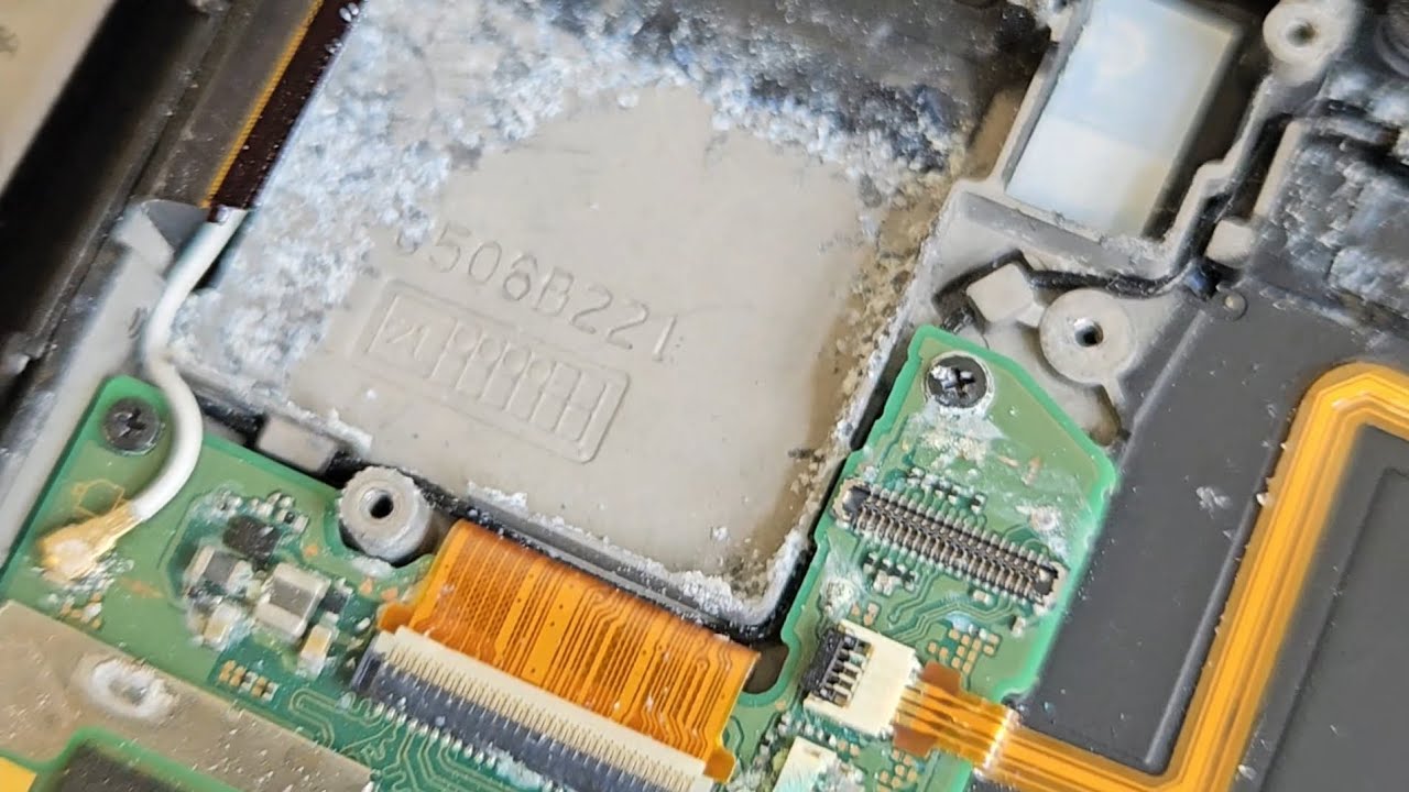 Repairing WORLD'S MOST CORRODED Nintendo Switch (liquid damage) - YouTube