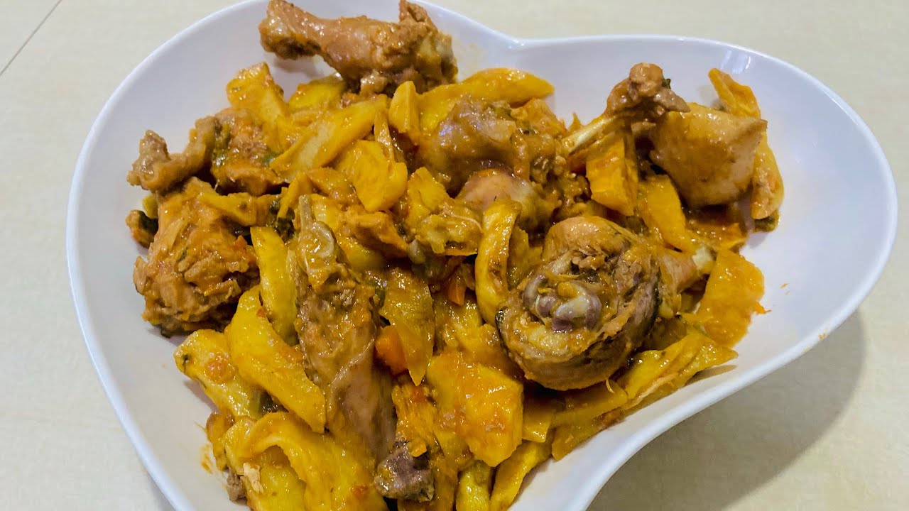 Jinsi ya kupika makange ya chips kuku (fries chicken recipe) - YouTube