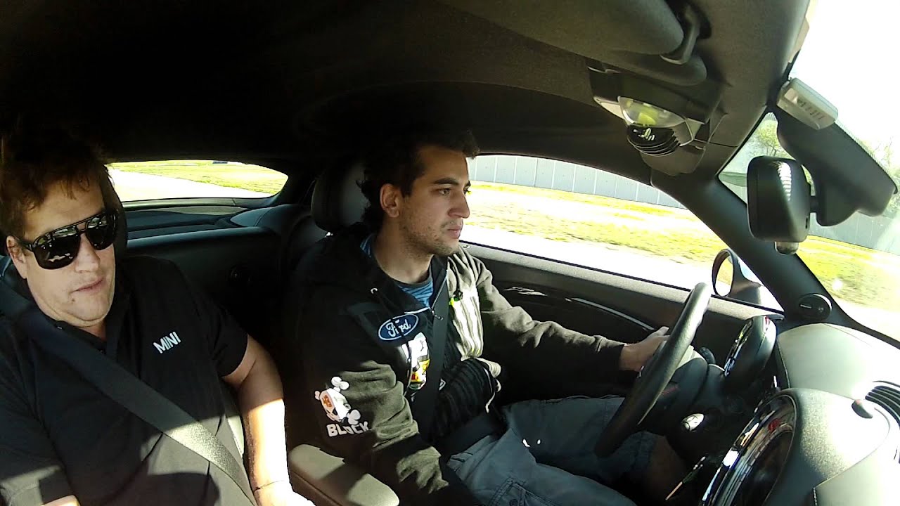 Mini Cooper Coupe S - Mini Driver Training, Chile - YouTube
