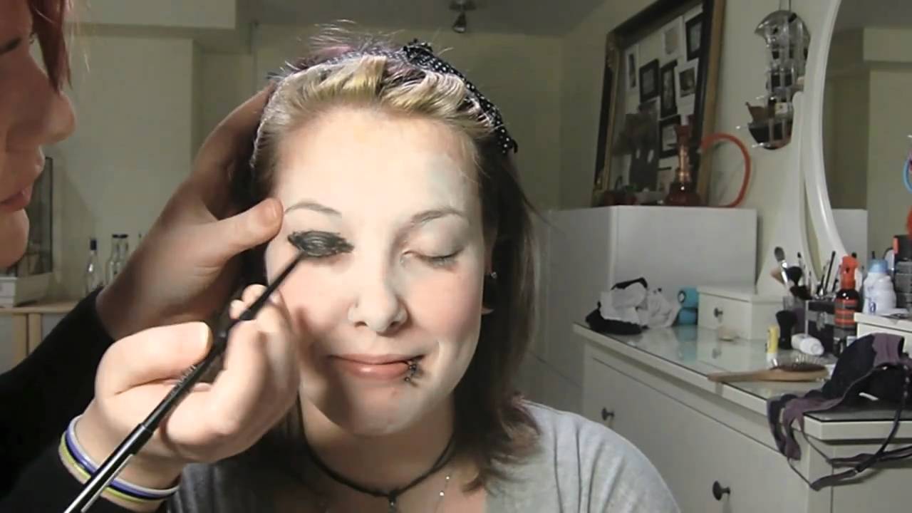 Scene/ Emo Make up - YouTube