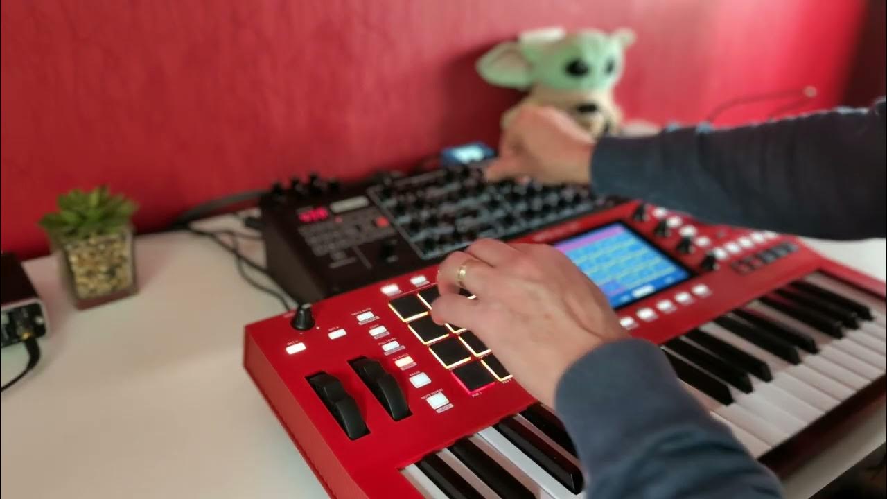 Chord progression with MPC Key & PRO-800 - YouTube