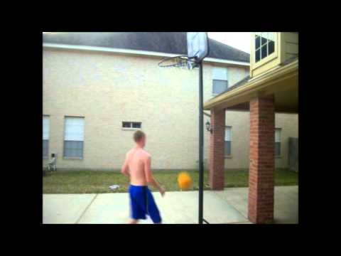 Small Child dunking 10 ft goal!!!! (FOR REAL) - YouTube