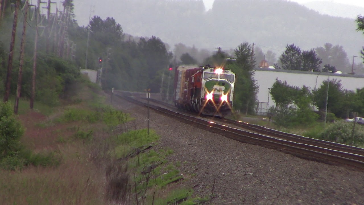 BN 1456, BNSF 1779 & 2884 Lead a 5 Car Train (6/5/20) - YouTube