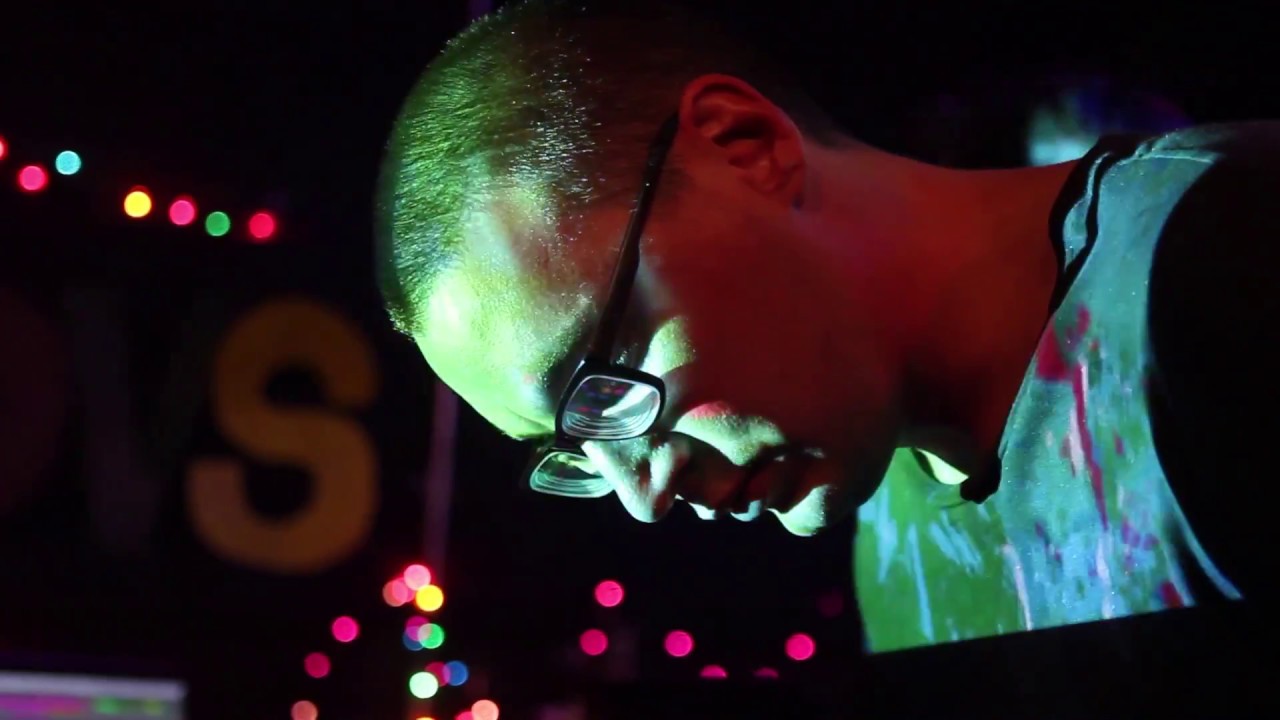 KYN | Live in Studio A - YouTube