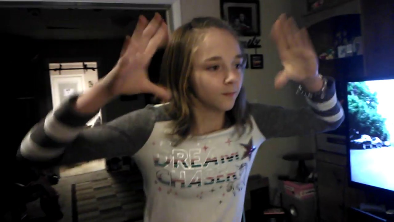 cringy girl DANCES - YouTube