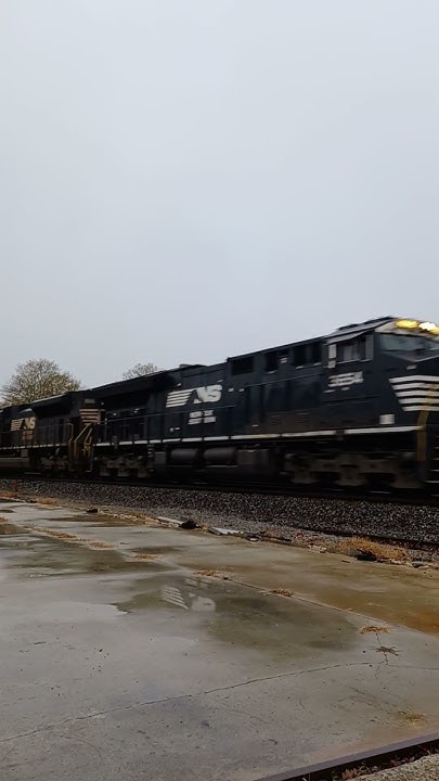 Super Quad Force returns! Norfolk Southern #3654 led Massive NS #28r @rider22 - YouTube