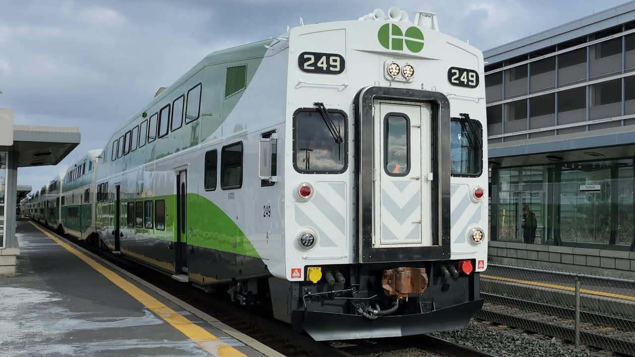 (New Reactivated Cab Car!) (Equipment Move) (10 Cars) GO E-1322 - 249 With 639 At Clarkson - YouTube