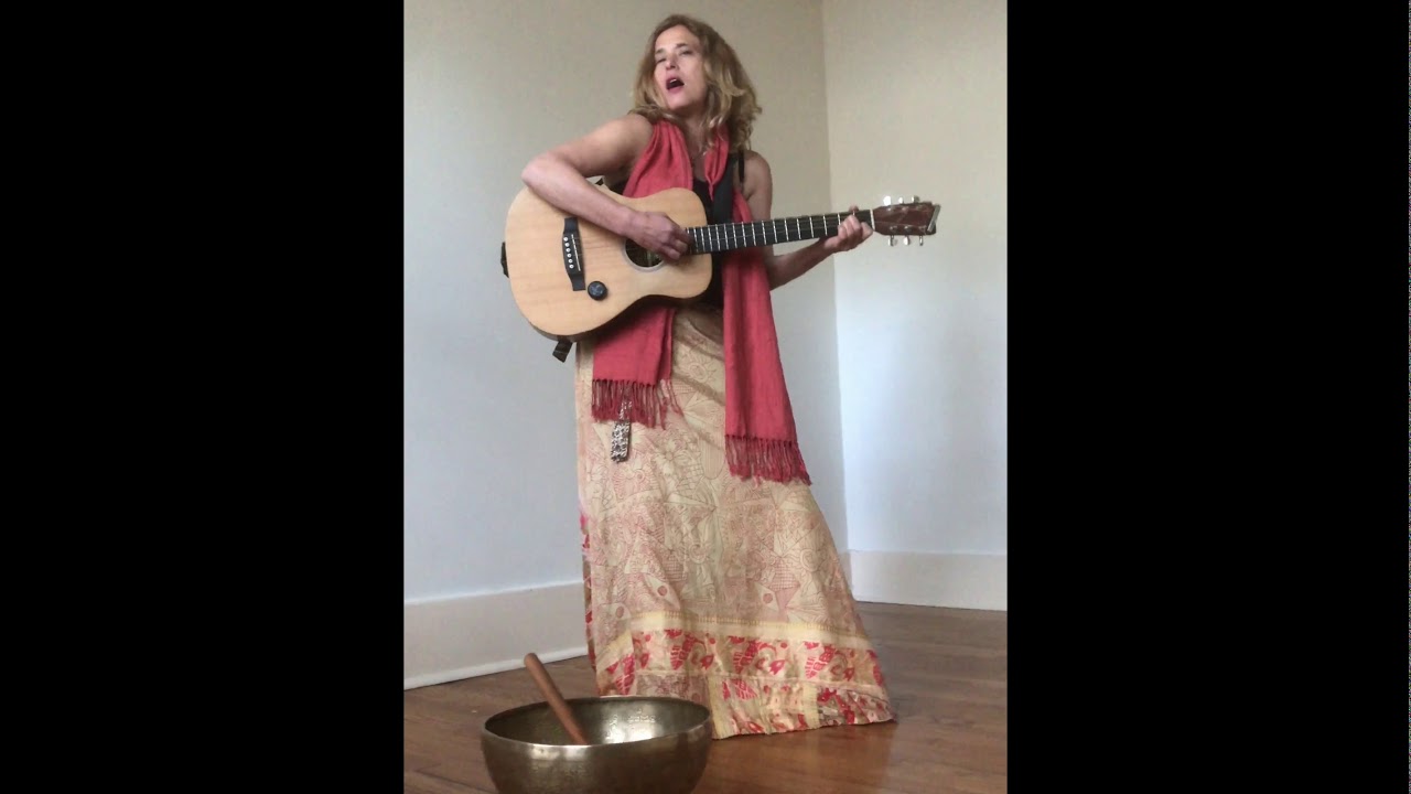 Kothbiro chanting by Dina Capitani - YouTube
