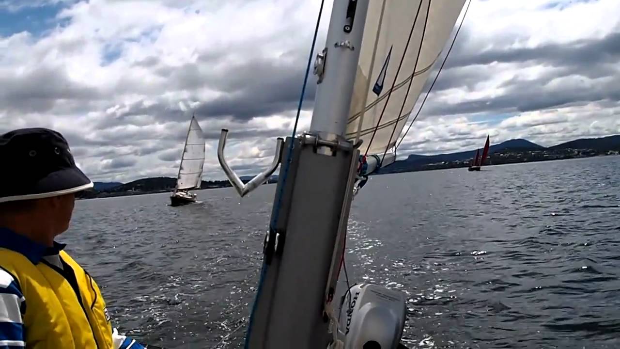 Norwalk Islands Sharpies (NIS) x 4 sailing at AWBF 2011 - YouTube