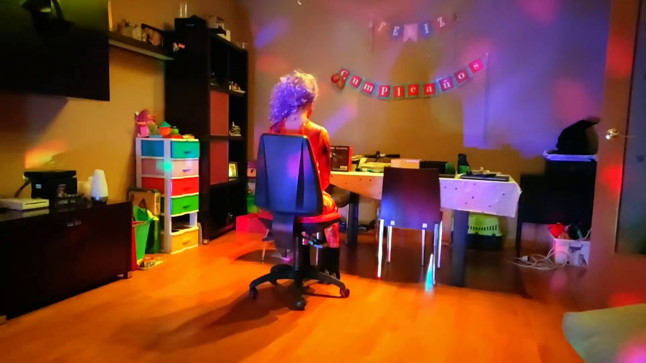 Alanis & Family. Dancing House 2. - YouTube