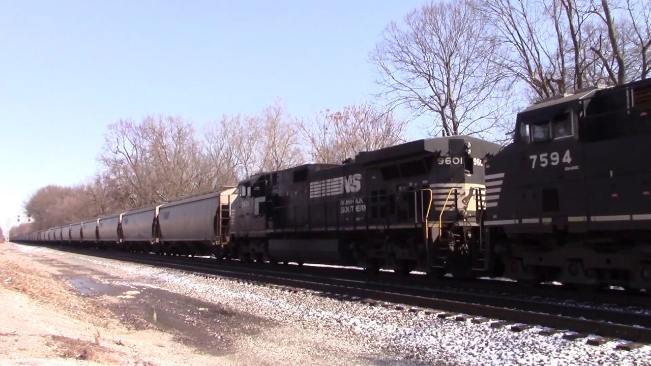 NORFOLK SOUTHERN GE D9-40CW Southbound Grain Train - YouTube