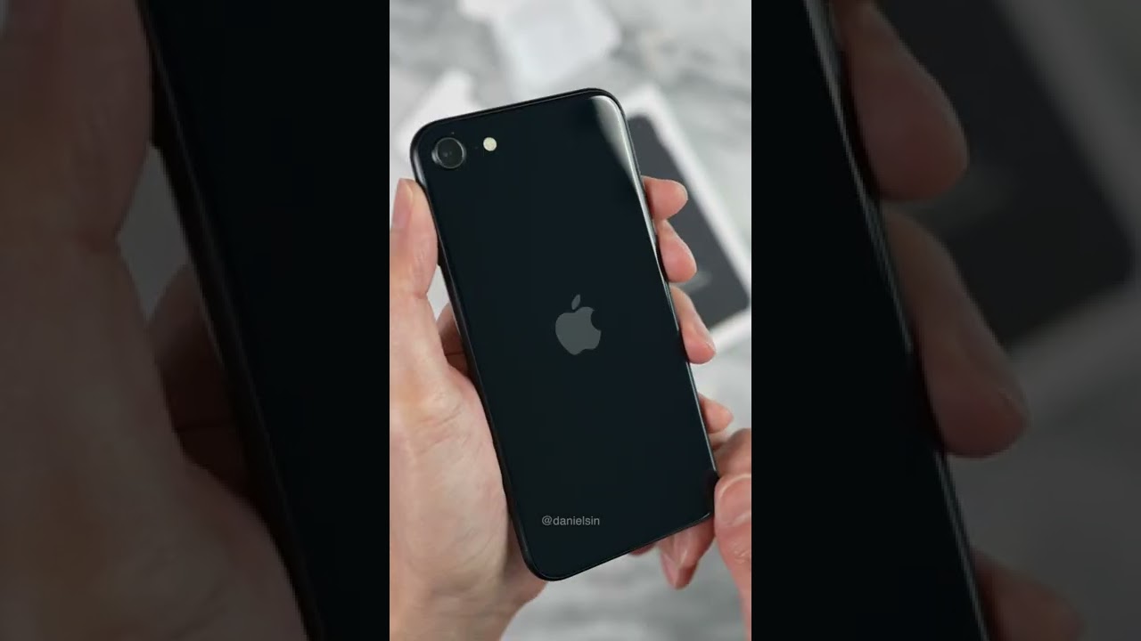 Unboxing iPhone SE 2022 Midnight Color with Apple’s Silicone Case ...