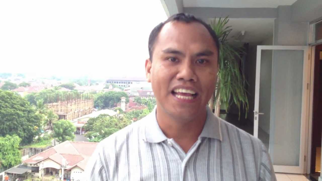 Workshop Media Sosial untuk Gerakan Sosial - Dany Manu PIAR NTT - YouTube