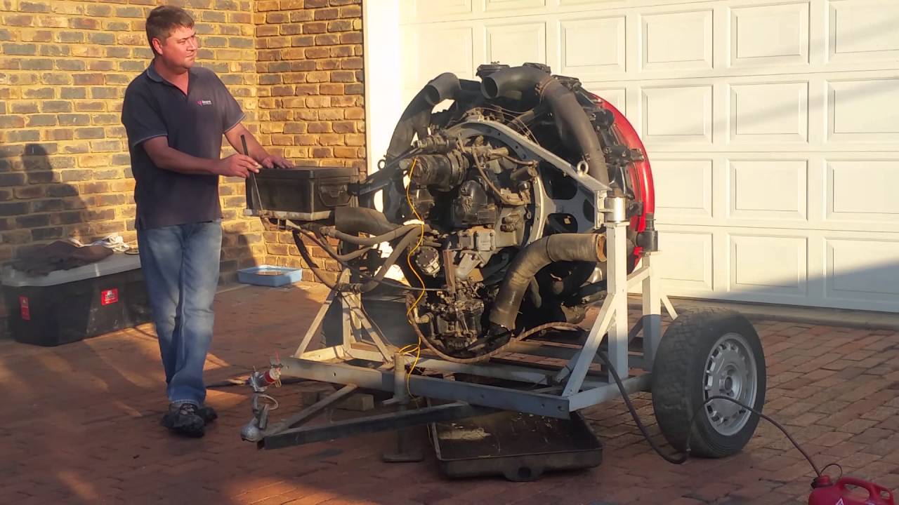 Sherman tank engine start - YouTube