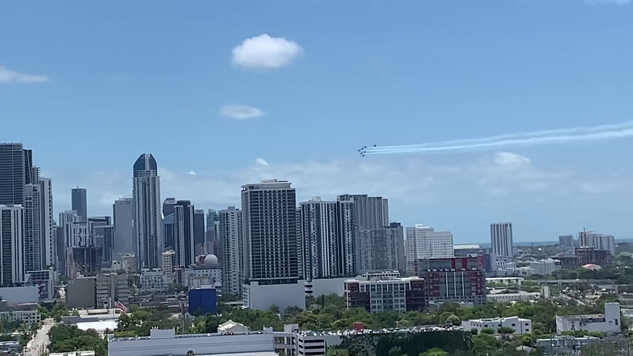 Blue Angels flying over Miami - YouTube