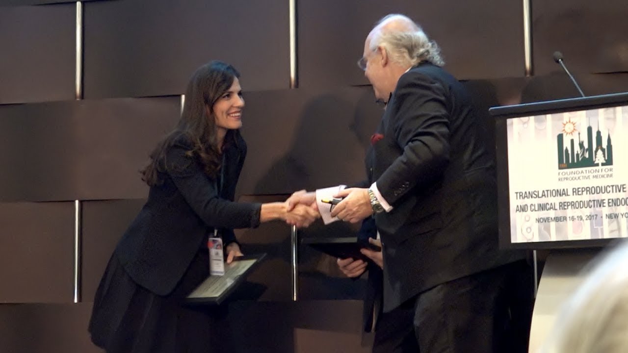 La Dra. Andrea Bernabeu recibe en Nueva York el Premio Joven ...