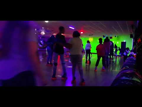 skating at roll r way chambersburg - YouTube