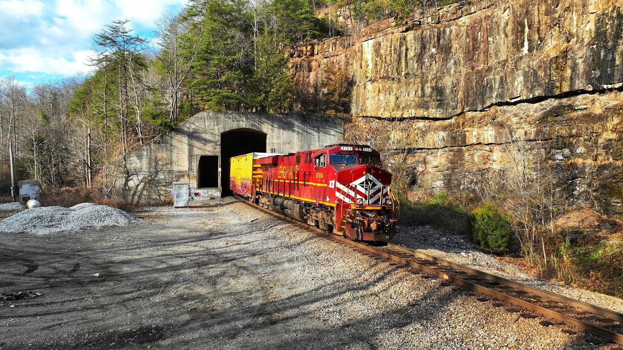The LEHIGH VALLEY rear dpu on Norfolk Southern 196 entering Nemo Tunnel ...