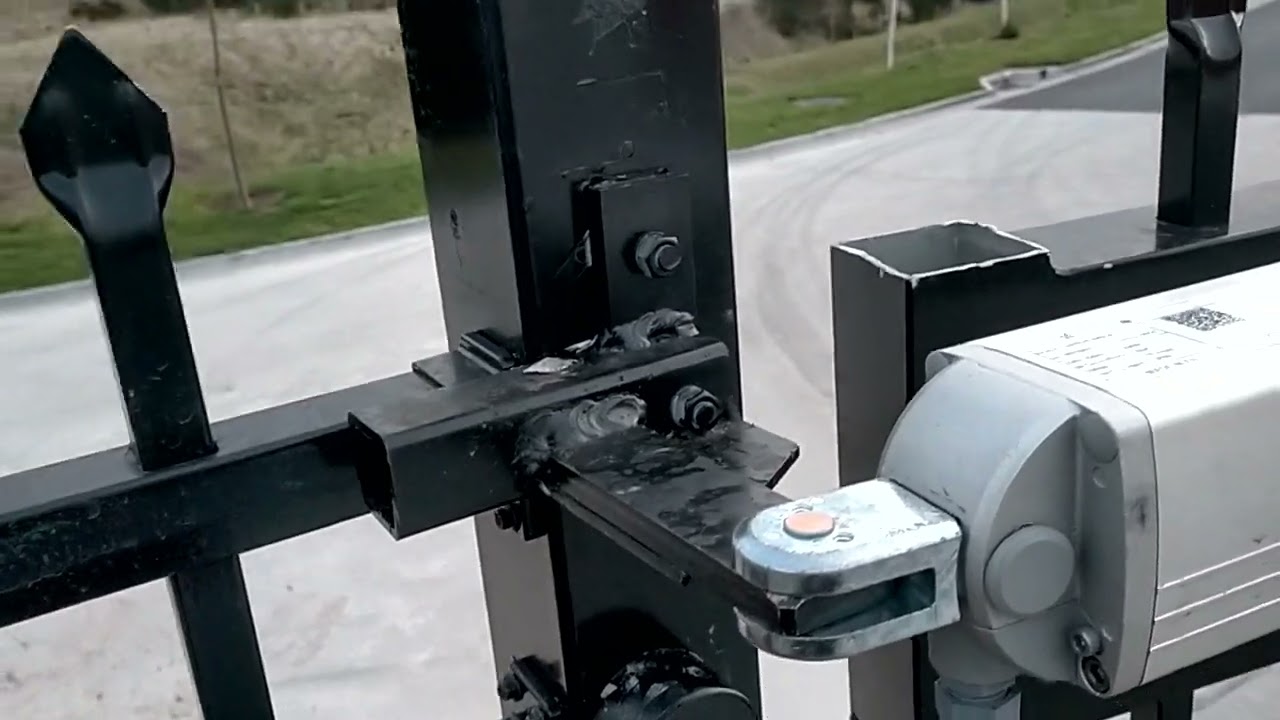 Heavy double security gate rising hinge black - YouTube