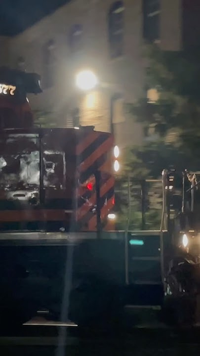 PN 5577 backs up in the yard on W230 9/18/24 - YouTube