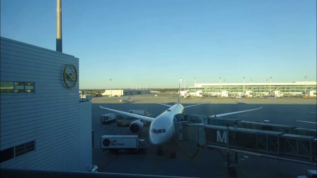 ANA NH218 ミュンヘン→羽田 MUC→HND CA・機長全アナウンス @17.03.27 - YouTube