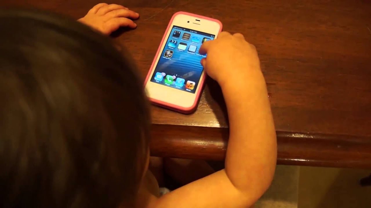16 month old baby using iPhone - YouTube