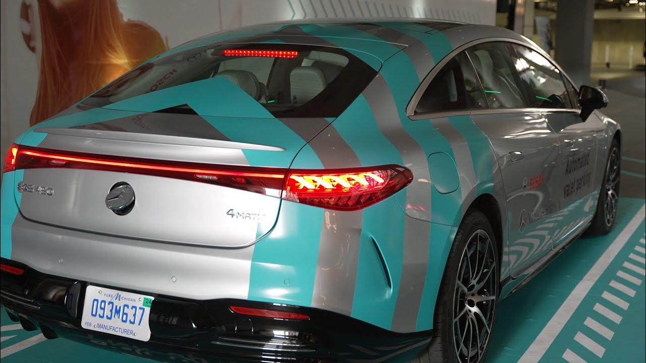 Mercedes-Benz Intelligent Park Pilot HD - YouTube