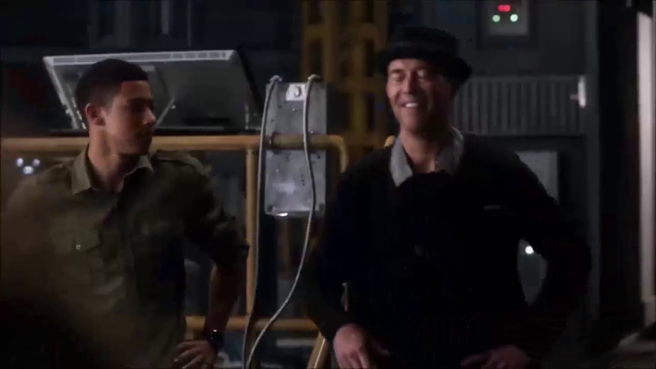 Tom Cavanagh Harry and H.R ( The Flash ) - YouTube