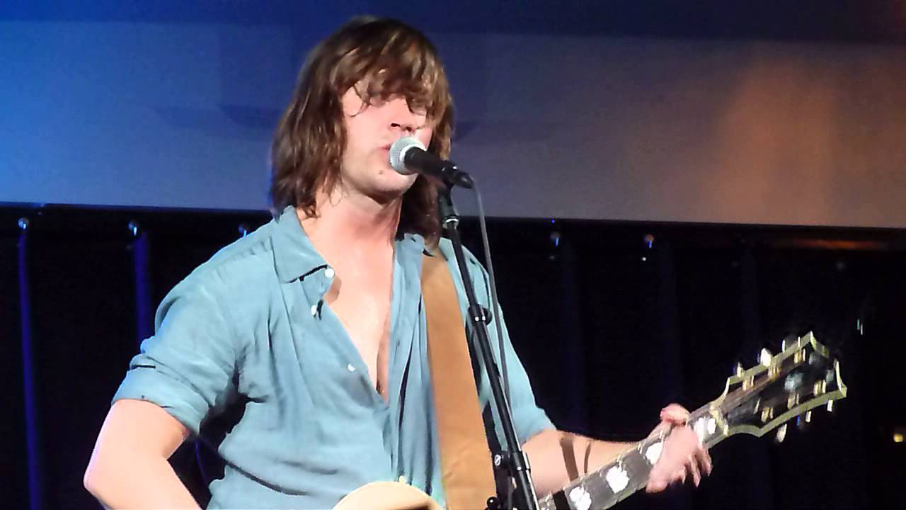 Rhett Miller singing Question at Music Box Club 11/2/14 - YouTube