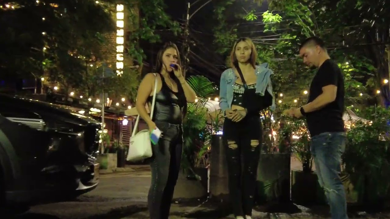 Parque Lleras Nightlife Medellin Colombia Provenza Walking Tour Calle 10 Parque De El Poblado