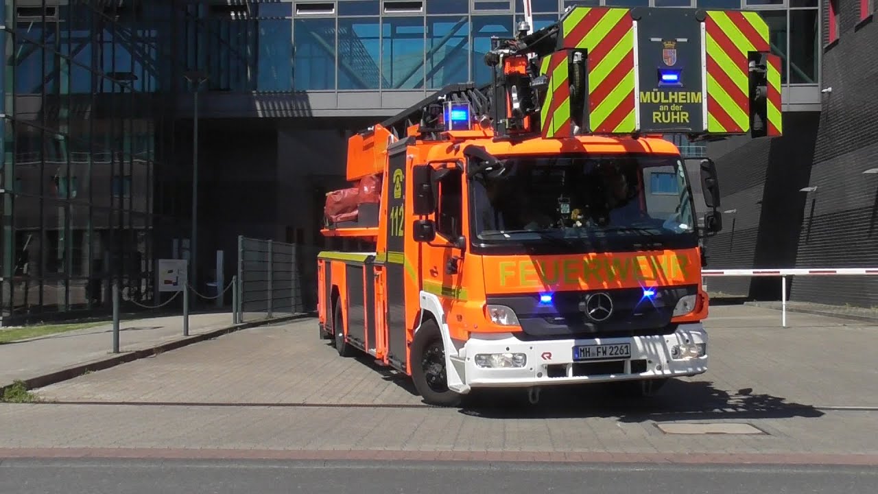 [WLF, SW und co.🔥] Einsatzfahrten Feuerwehr Mülheim an der Ruhr - YouTube
