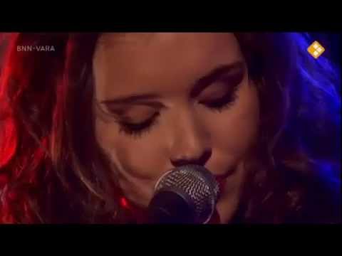 Démira - Dinosaurs (De beste singer-songwriter van Nederland) - YouTube