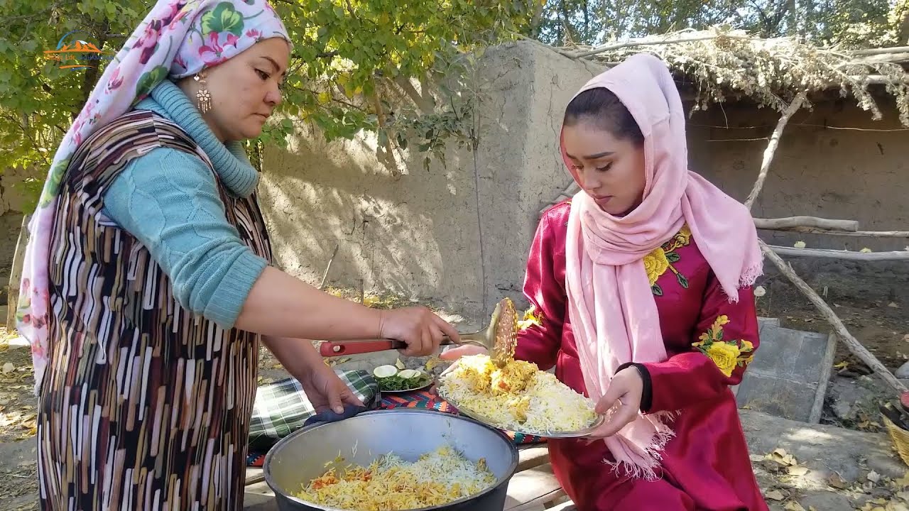 Cooking Rice and Chicken Village Style - YouTube