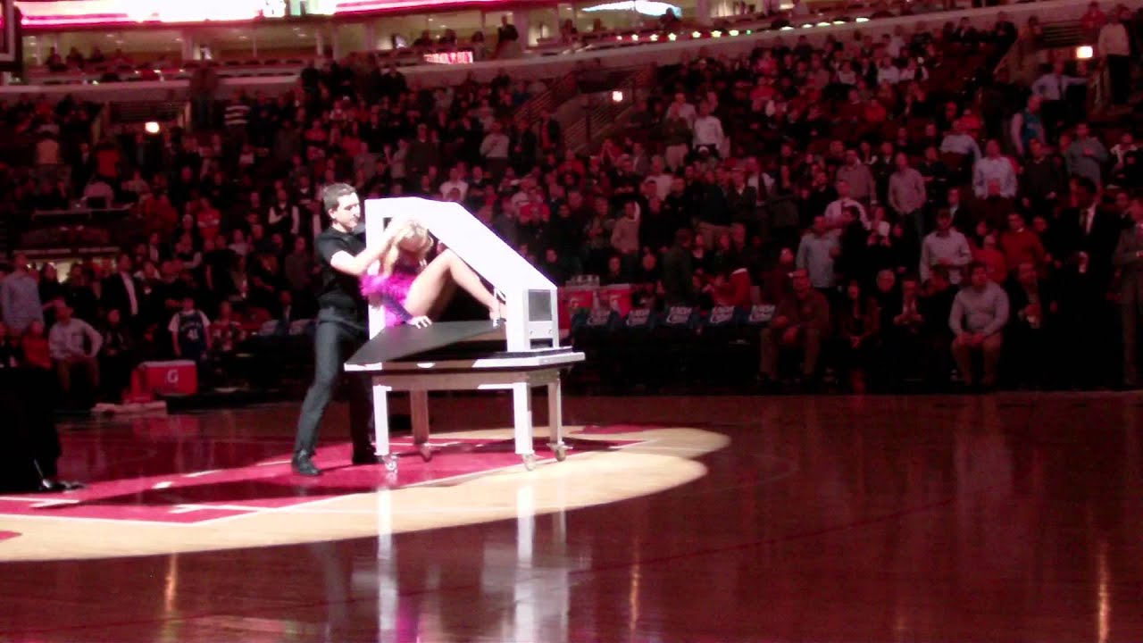 The Magic of JP Wilson -- Chicago Bulls Halftime Show - Jan. 20, 2011 ...