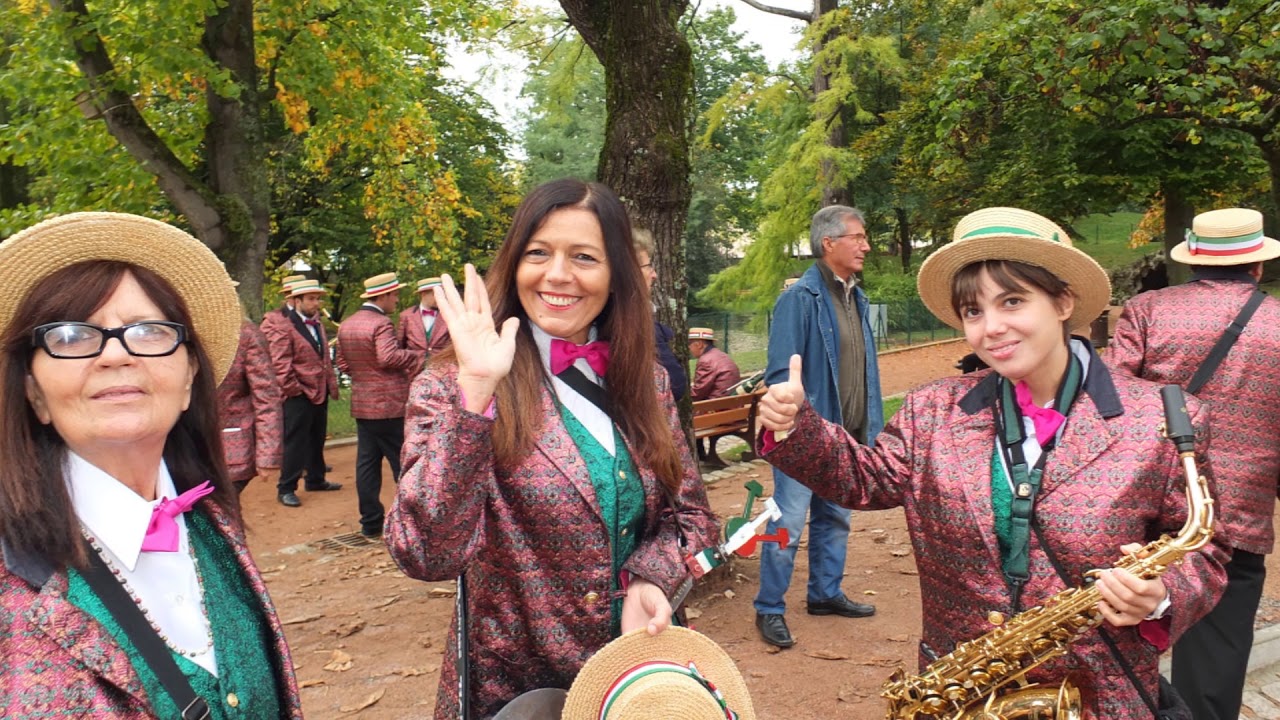 L'orchestra d'ottoni dall'Italia Montbrison Francja - YouTube