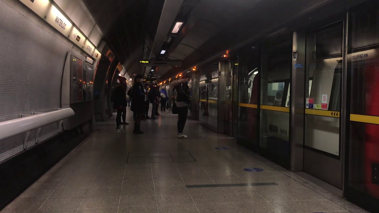 Jubilee Line | Observations at London Bridge (Jubilee line) - YouTube