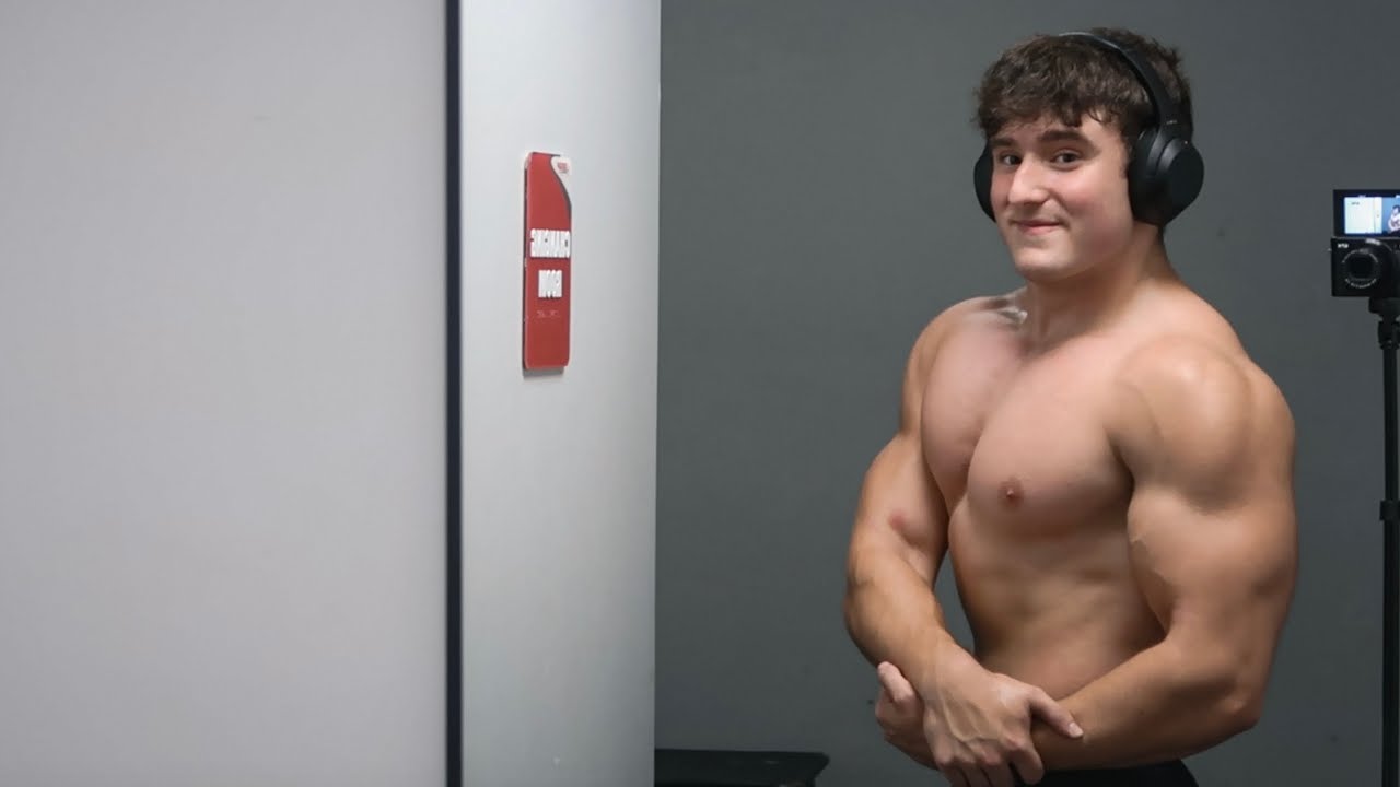 Road to 235 Lean EP.2 - Chest n Back at Snap Fitness - YouTube