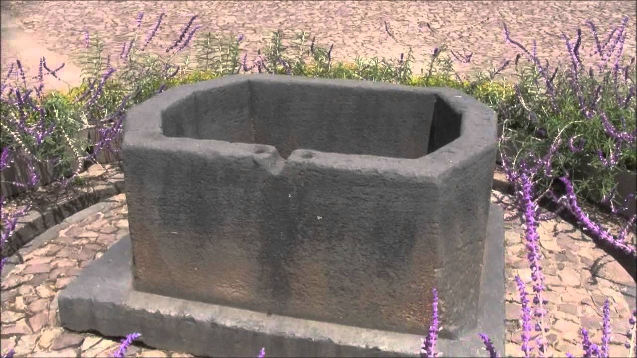 Inca? Strange Large Stone Box In Cuzco - YouTube