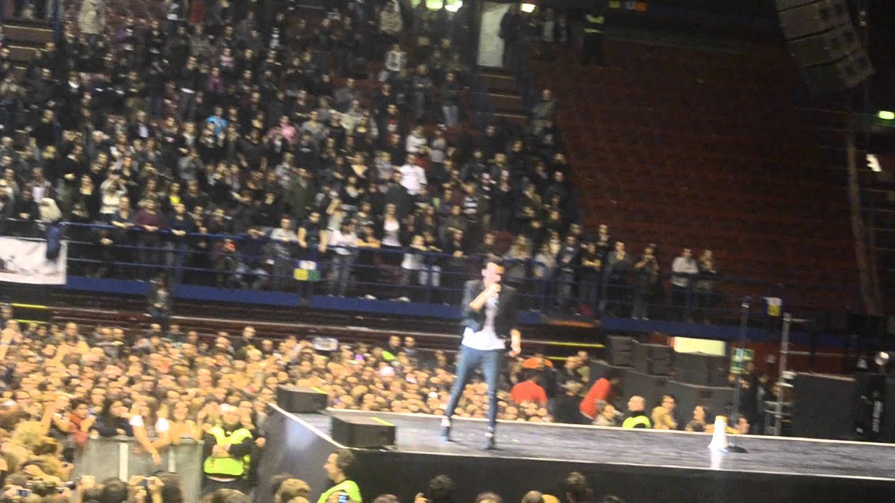 Fine concerto Marco Mengoni Forum di Assago 26\11\11 - YouTube