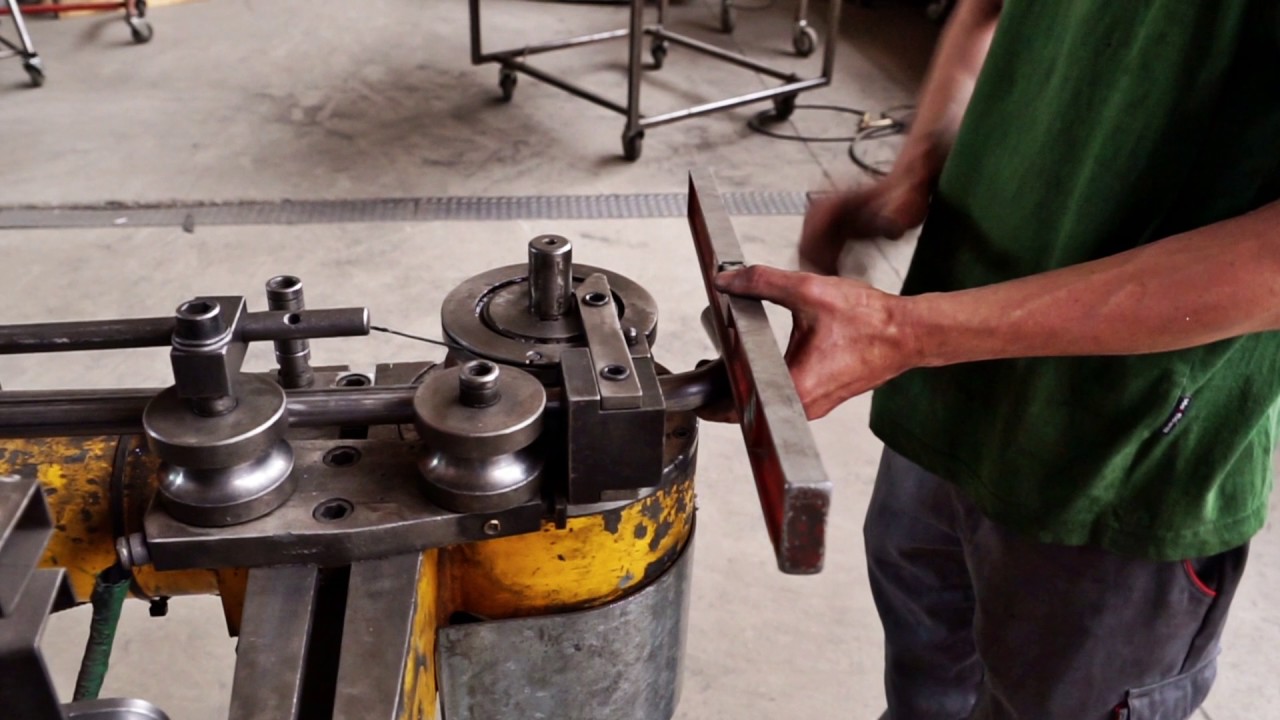 cintrage manuel sur cintreuse classique. - YouTube
