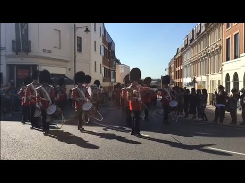Changing the guard is back! (APRIL FOOLS)